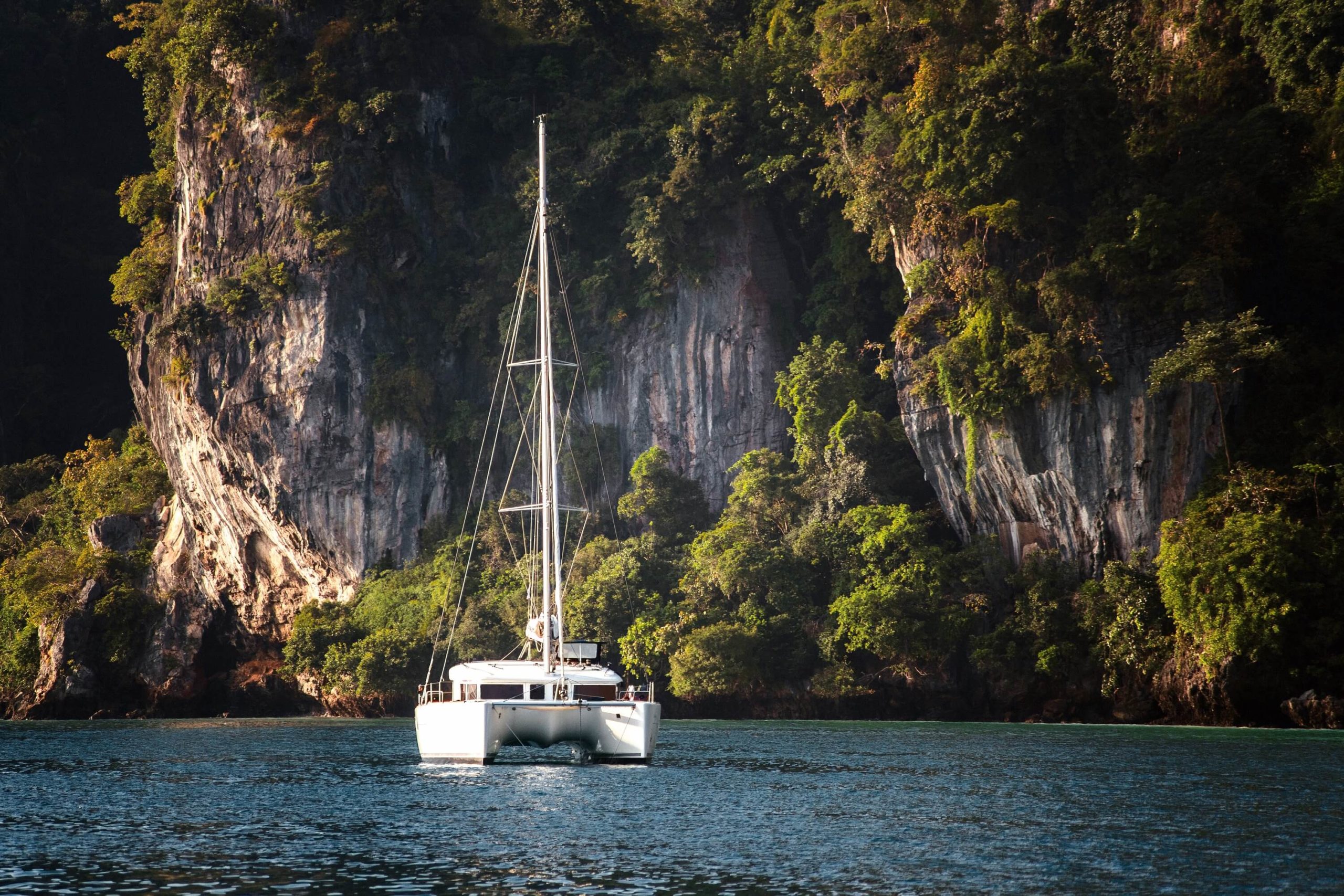 What is a catamaran and why you should rent one - The Nautal Blog | All ...